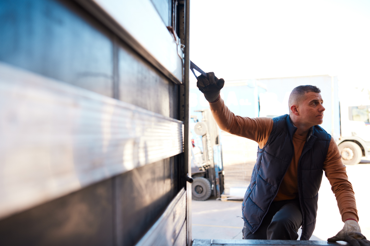 Cargo Theft Surges: Smarter Criminals and How to Stop Them - Measured ...